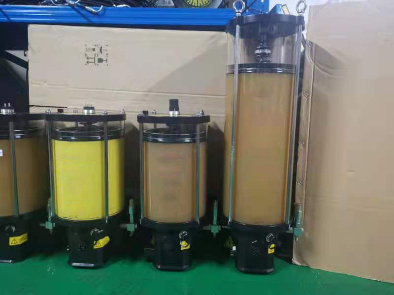 P300-2L centralized grease Lubrication Pump in a progressive ...