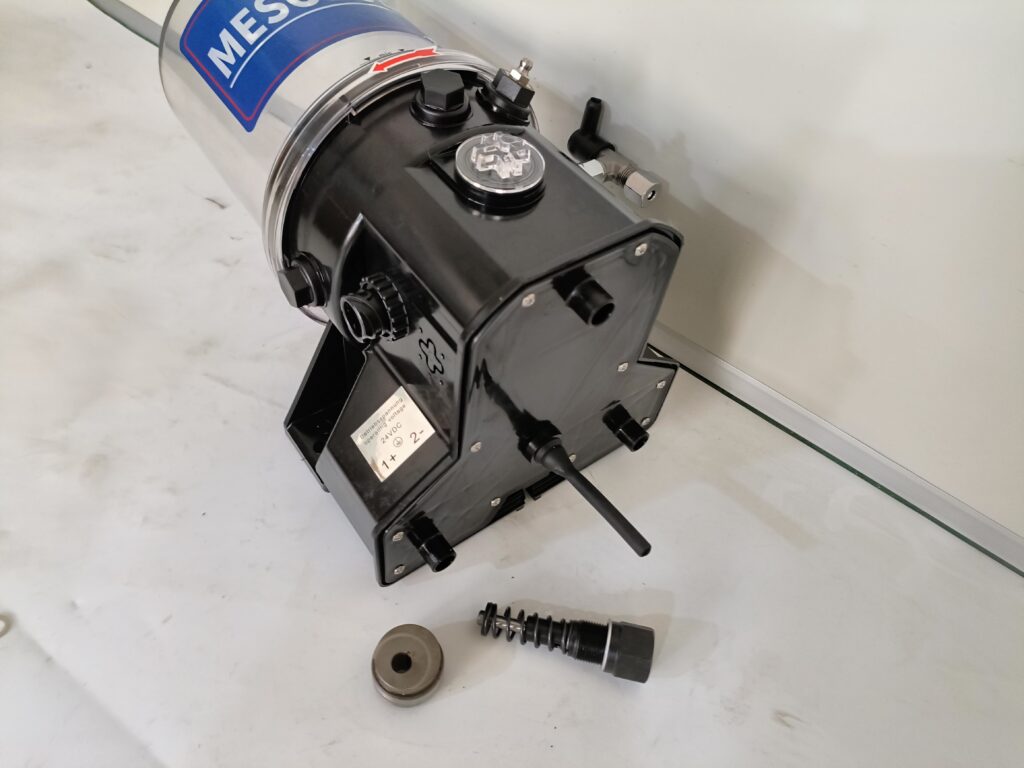 P300-2L Automatic grease Lubrication Pump with controller in a ...